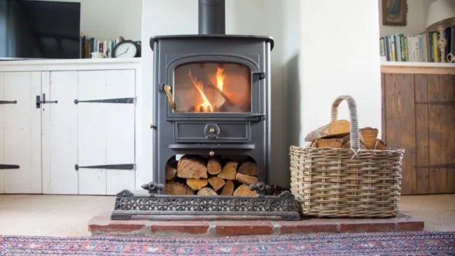 How is a wood burning stove with back boiler connected? | BalkanEnergy.NET