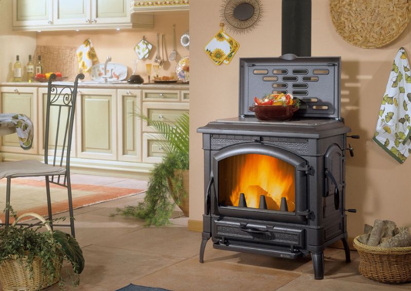Italian cast iron wood burning stove La Nordica Isotta CC Lean with ...